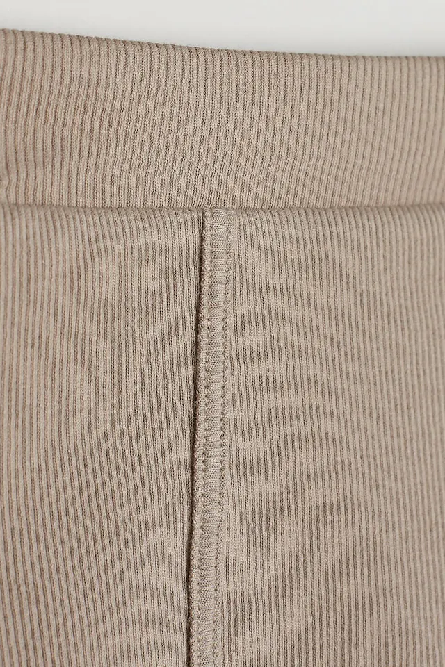 Mindy high waist hotpants - Beige - Dam - Gina Tricot