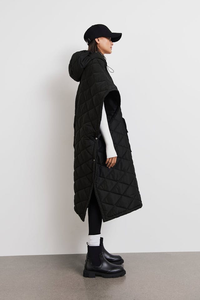Bea quilted cape - Schwarz - Dame - Gina Tricot