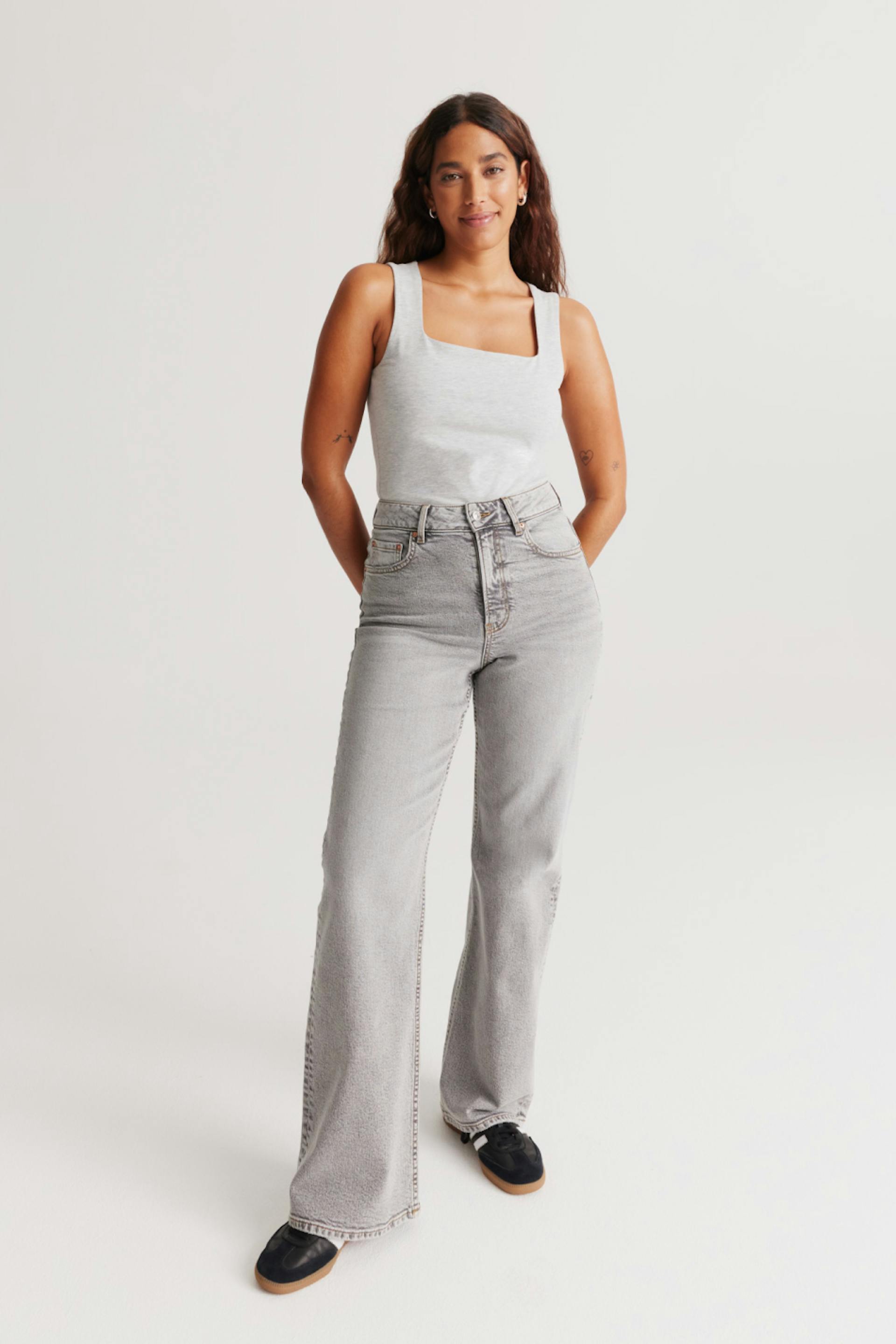 Comfy wide jeans - Grå - Dame - Gina Tricot