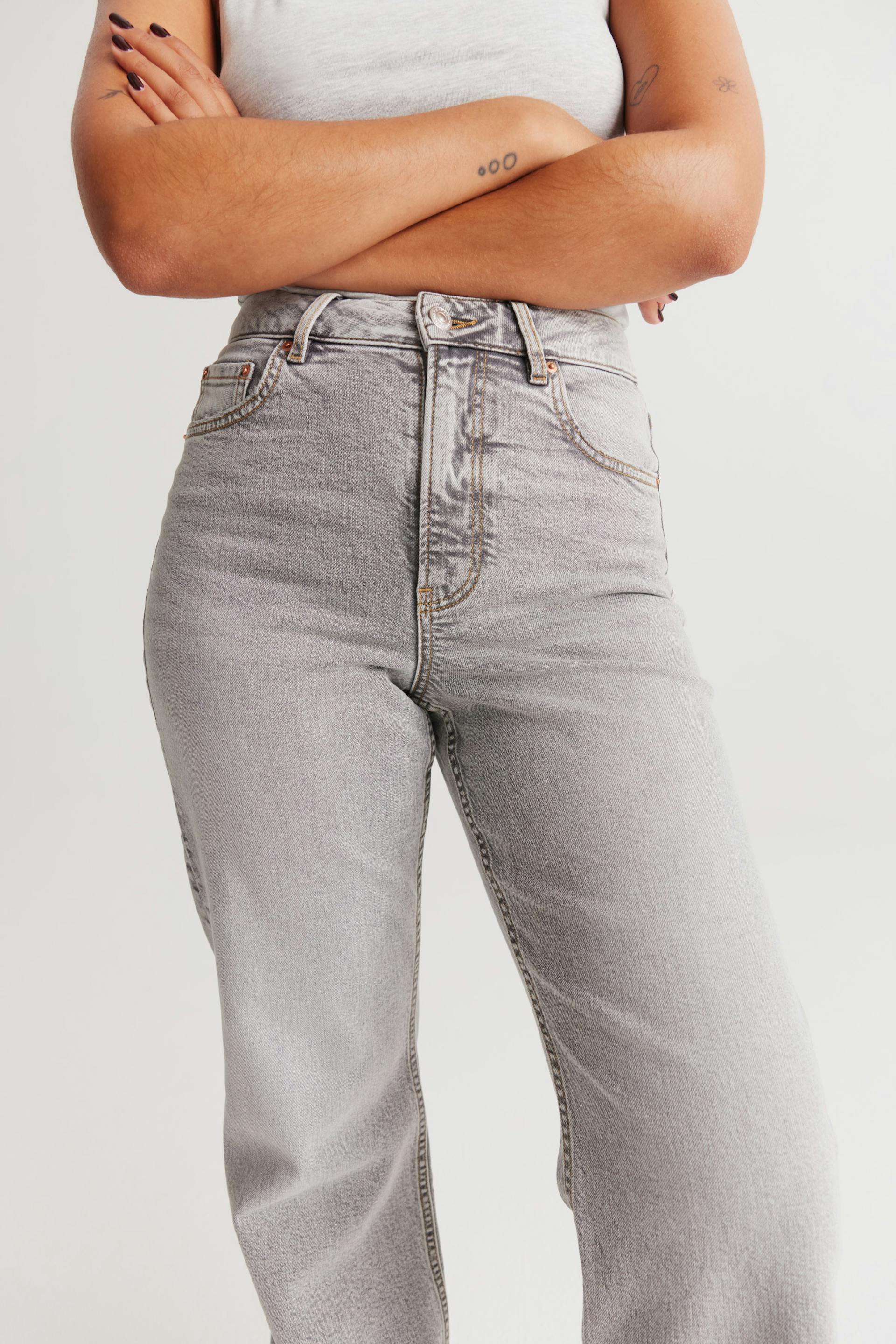 Comfy wide jeans - Grå - Dame - Gina Tricot
