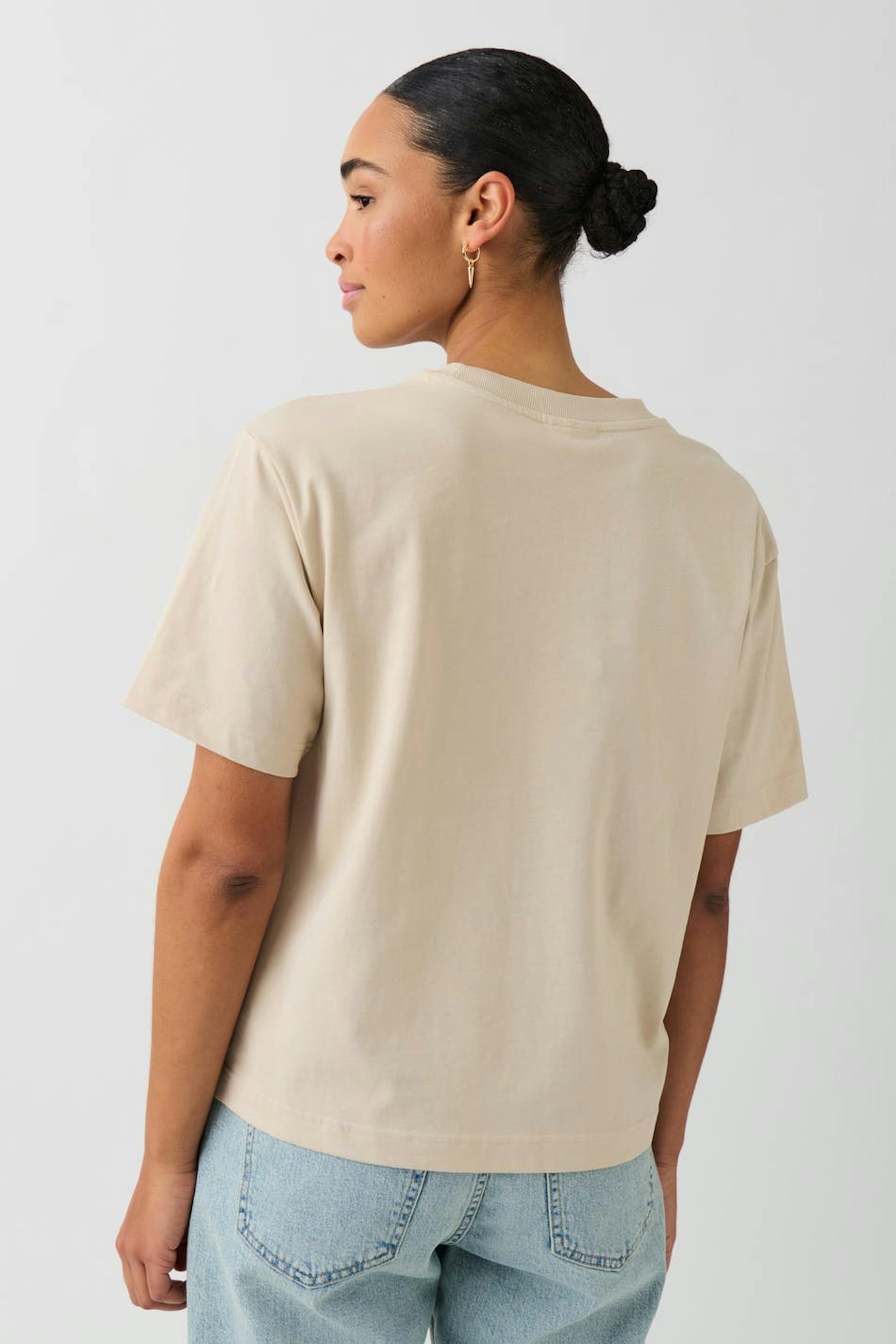 Basic tee - Beige - Dame - Gina Tricot