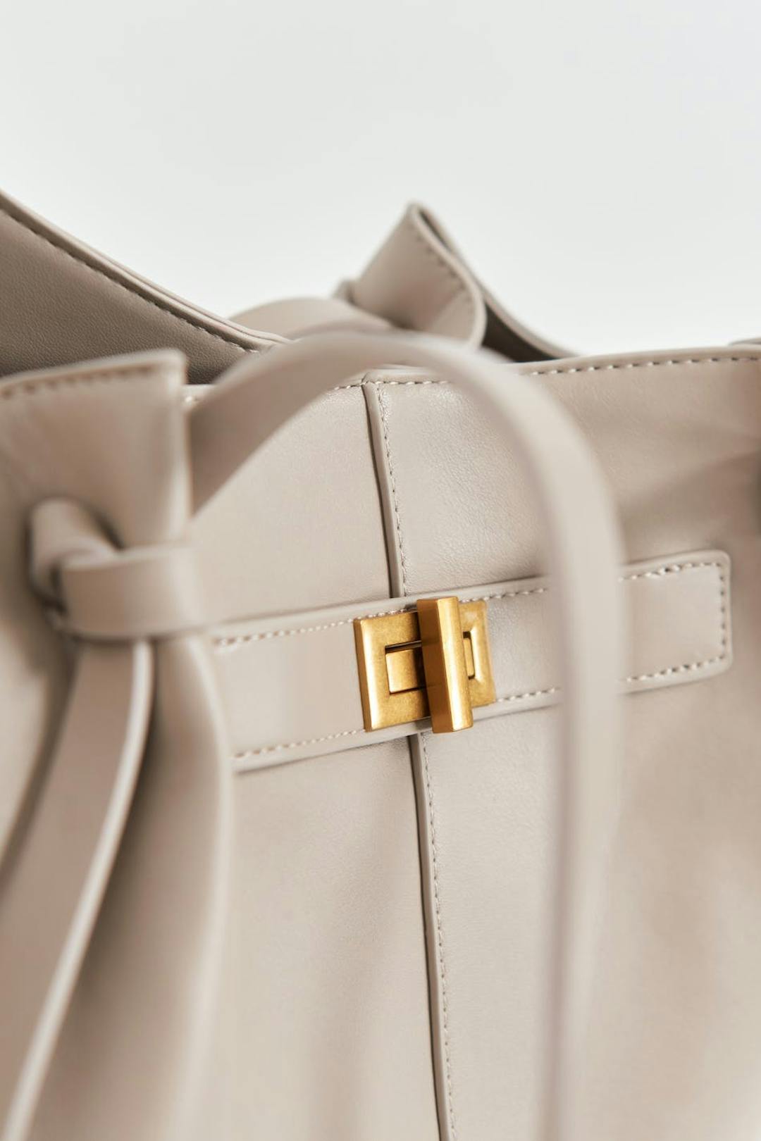 Long strap pu bag - White - Women - Gina Tricot