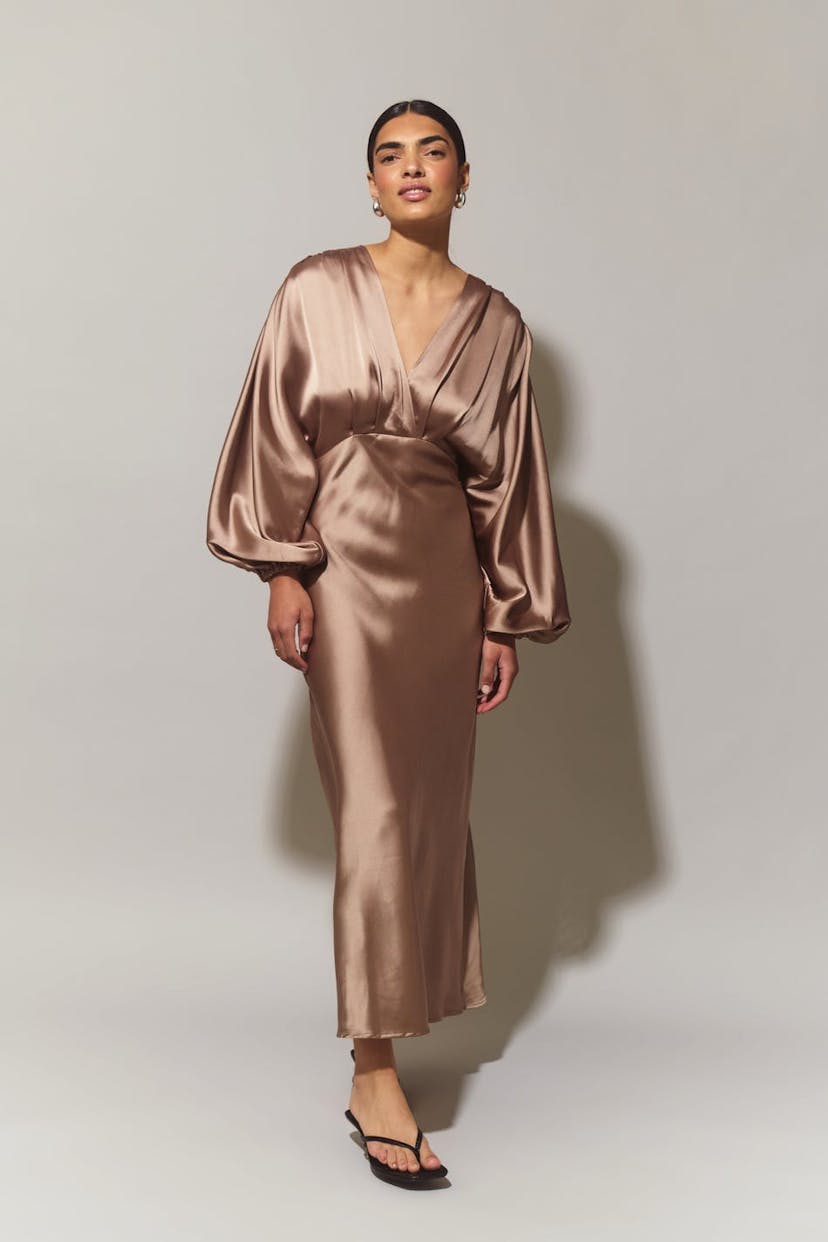 satin midaxi dress - Beige - Dam - Gina Tricot