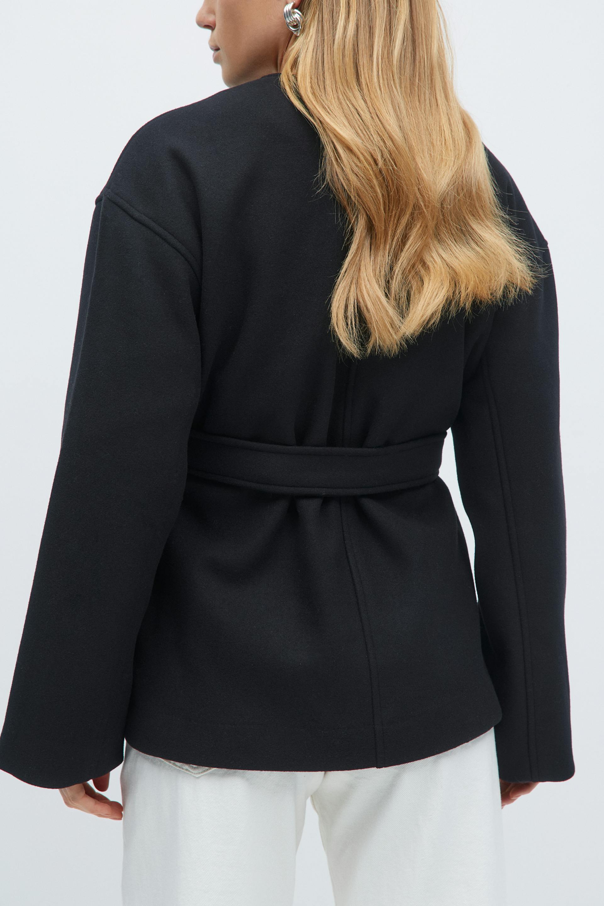 Belted short coat - Schwarz - Dame - Gina Tricot