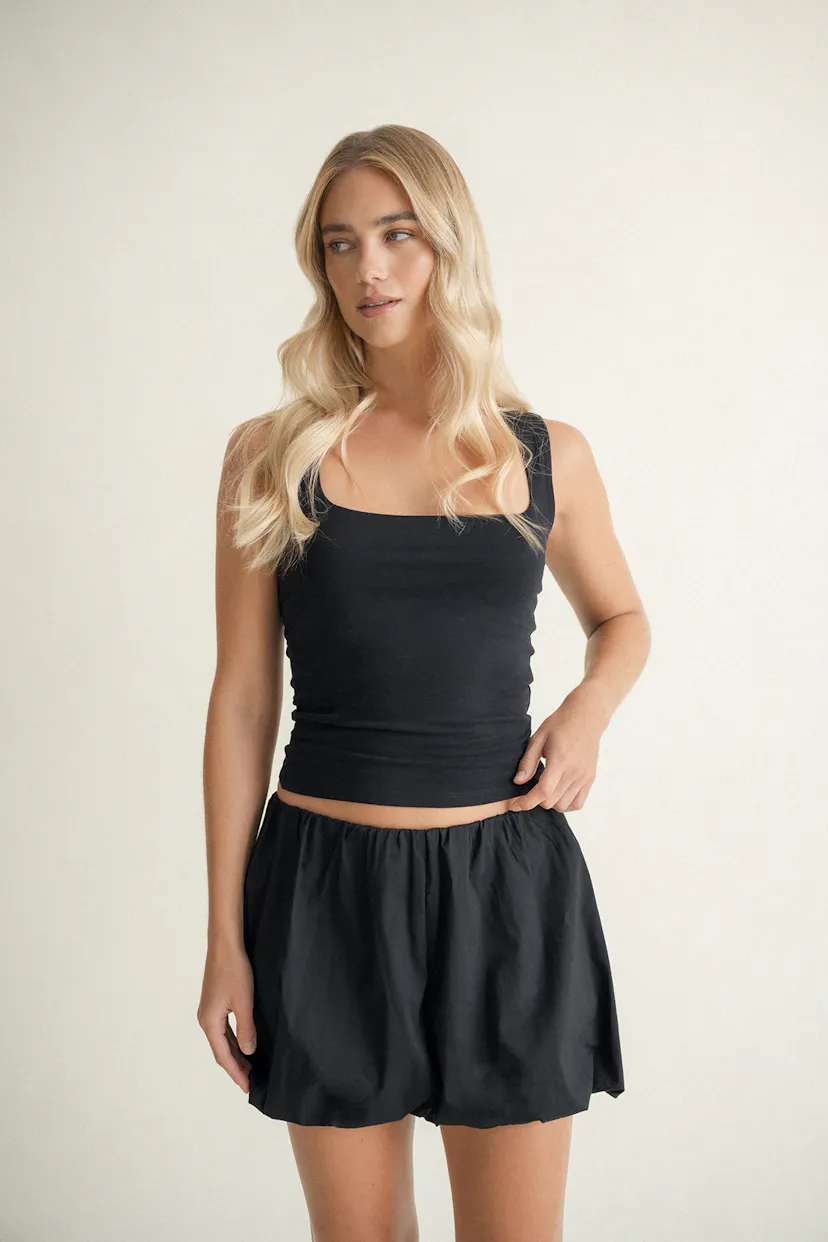 Square neck tank top - Sort - Dame - Gina Tricot