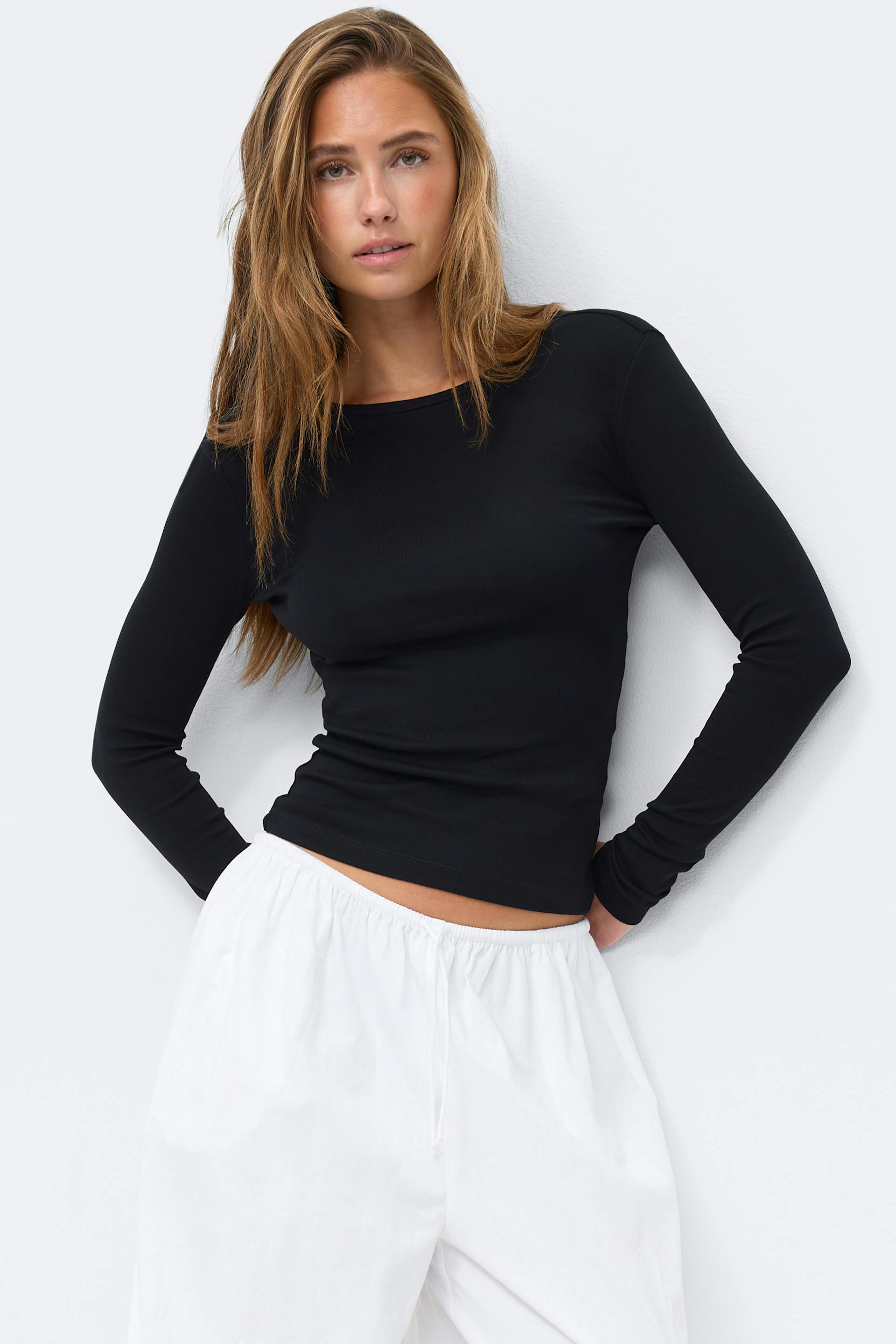 Tight fit long sleeve top - Sort - Dame - Gina Tricot