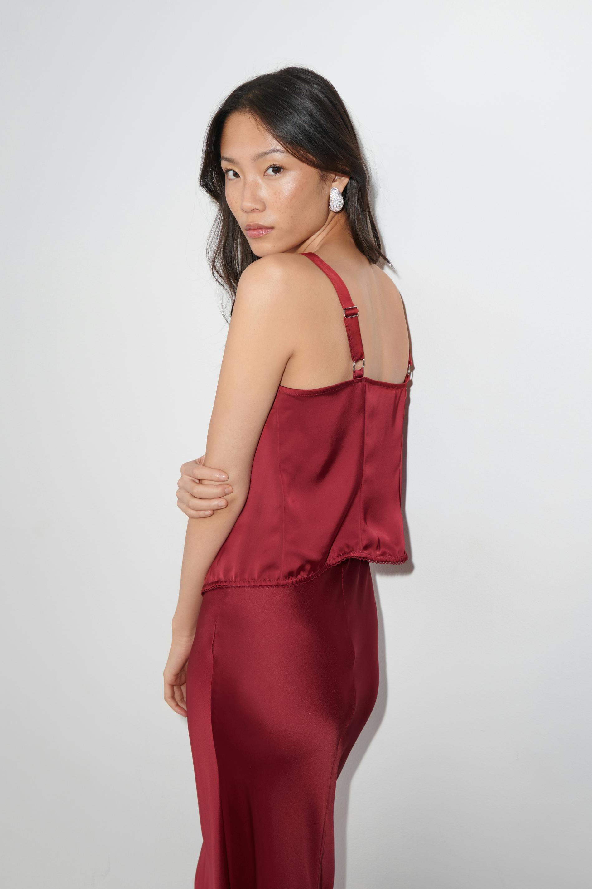 Satin singlet - Rød - Dame - Gina Tricot