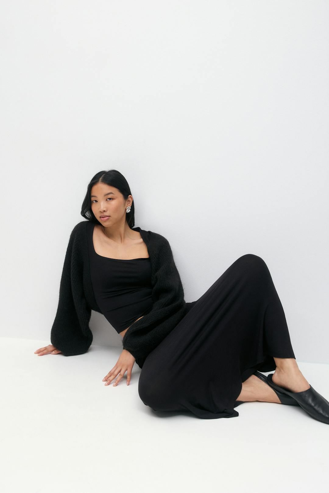 Soft touch maxi skirt - Musta - Nainen - Gina Tricot