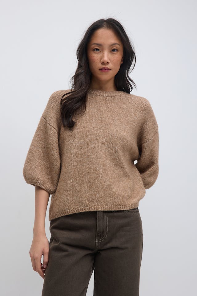 Knitted short sleeve top - Beige - Dame - Gina Tricot
