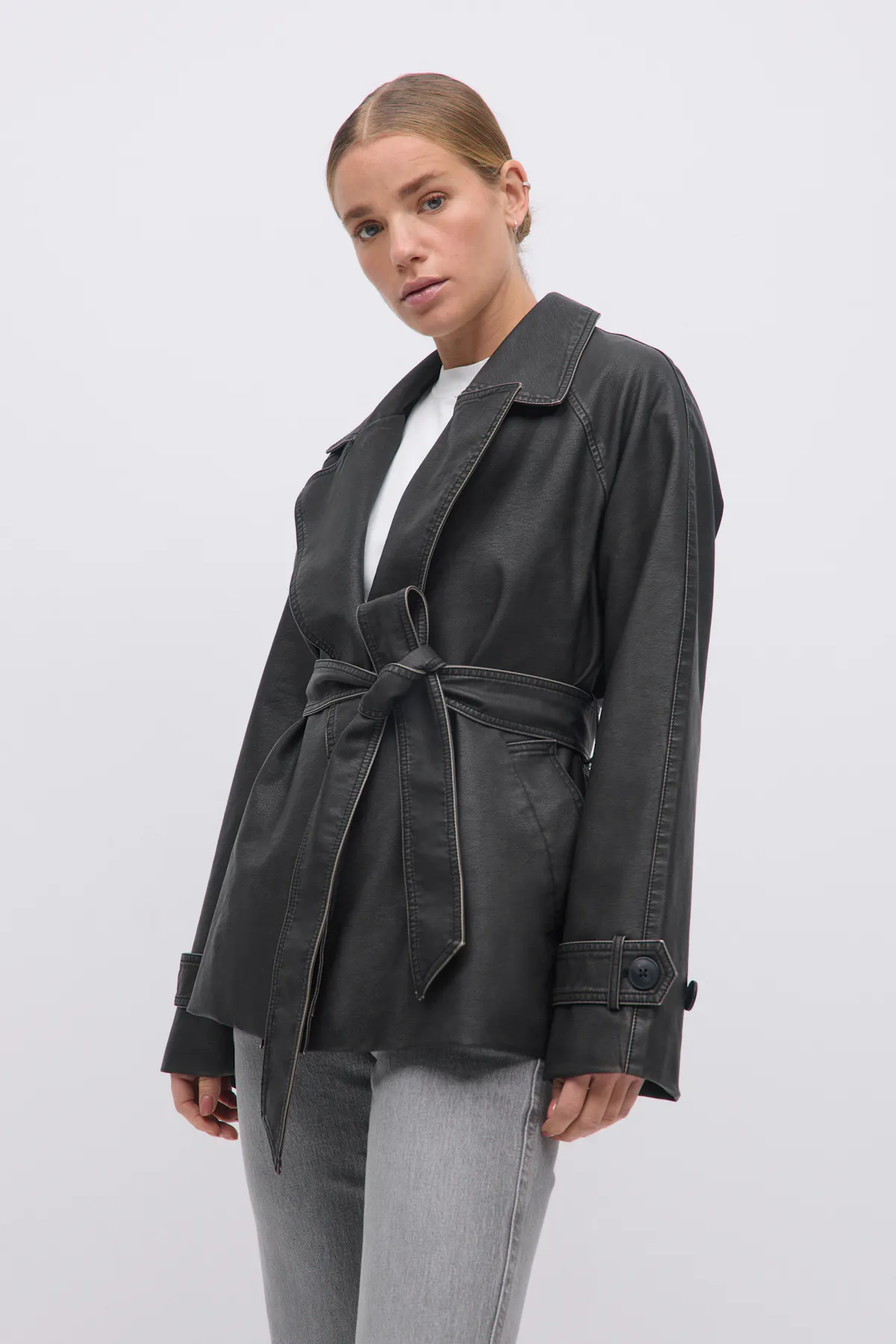 Belted pu jacket - Svart - Dam - Gina Tricot