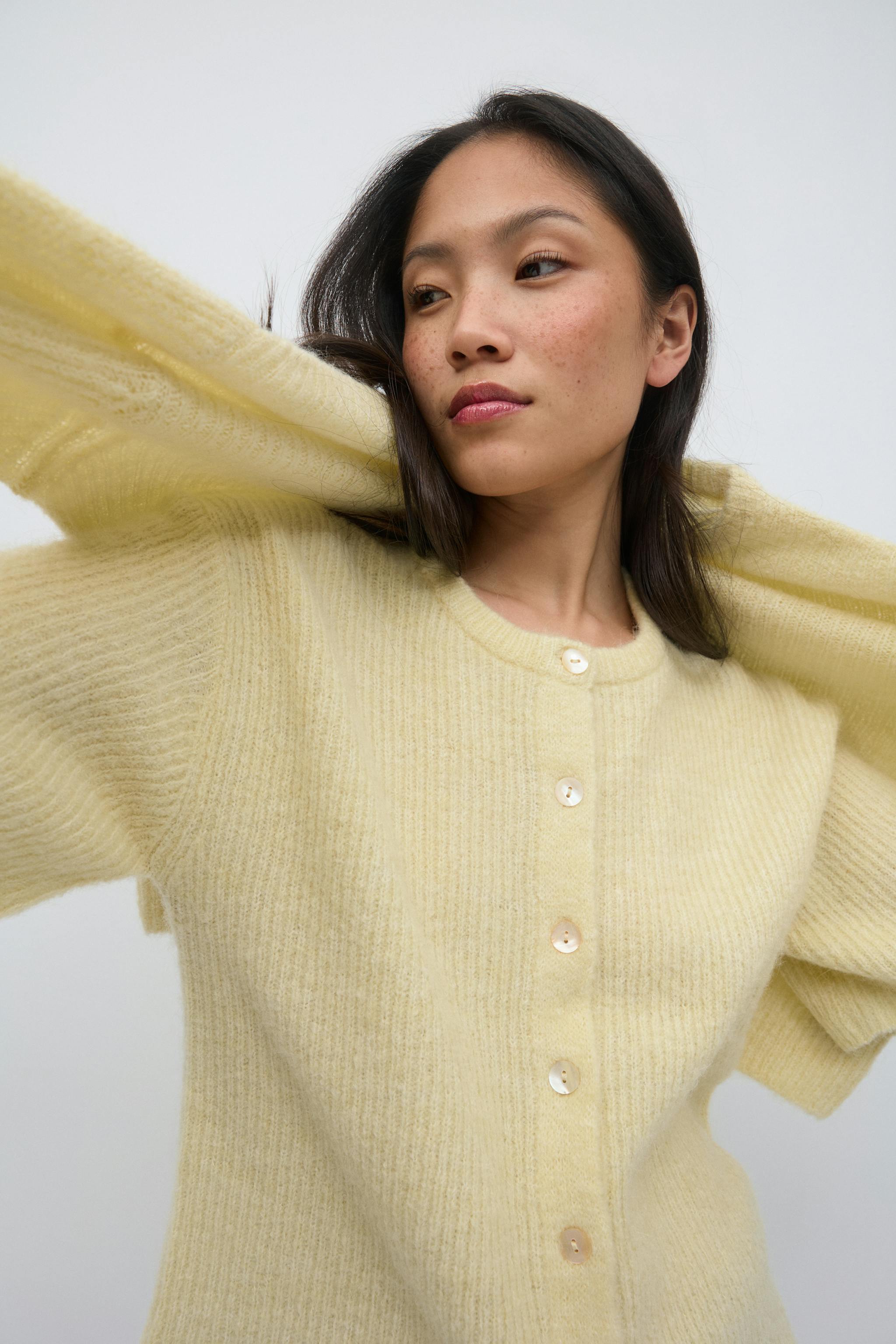 Short sleeve knitted cardigan - Geel - Dame - Gina Tricot