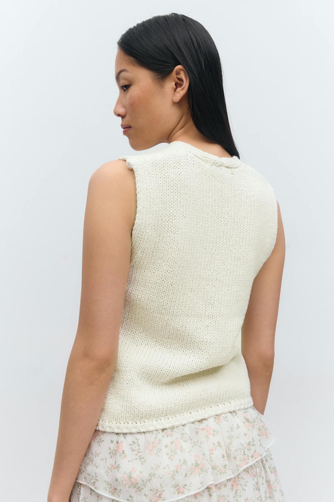 Knitted tape yarn vest - Hvid - Dame - Gina Tricot