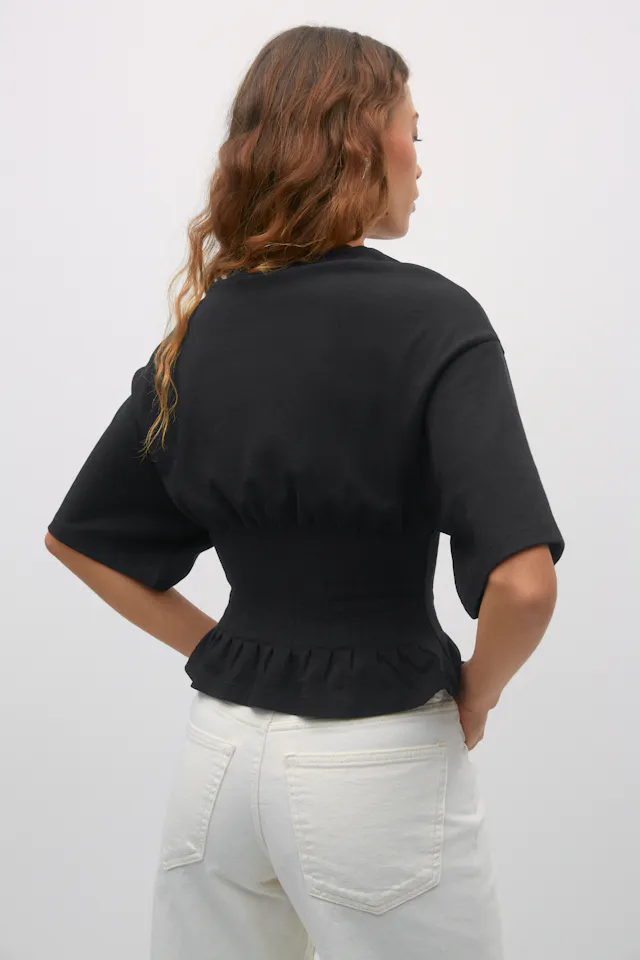 Pleated tee - Sort - Dame - Gina Tricot