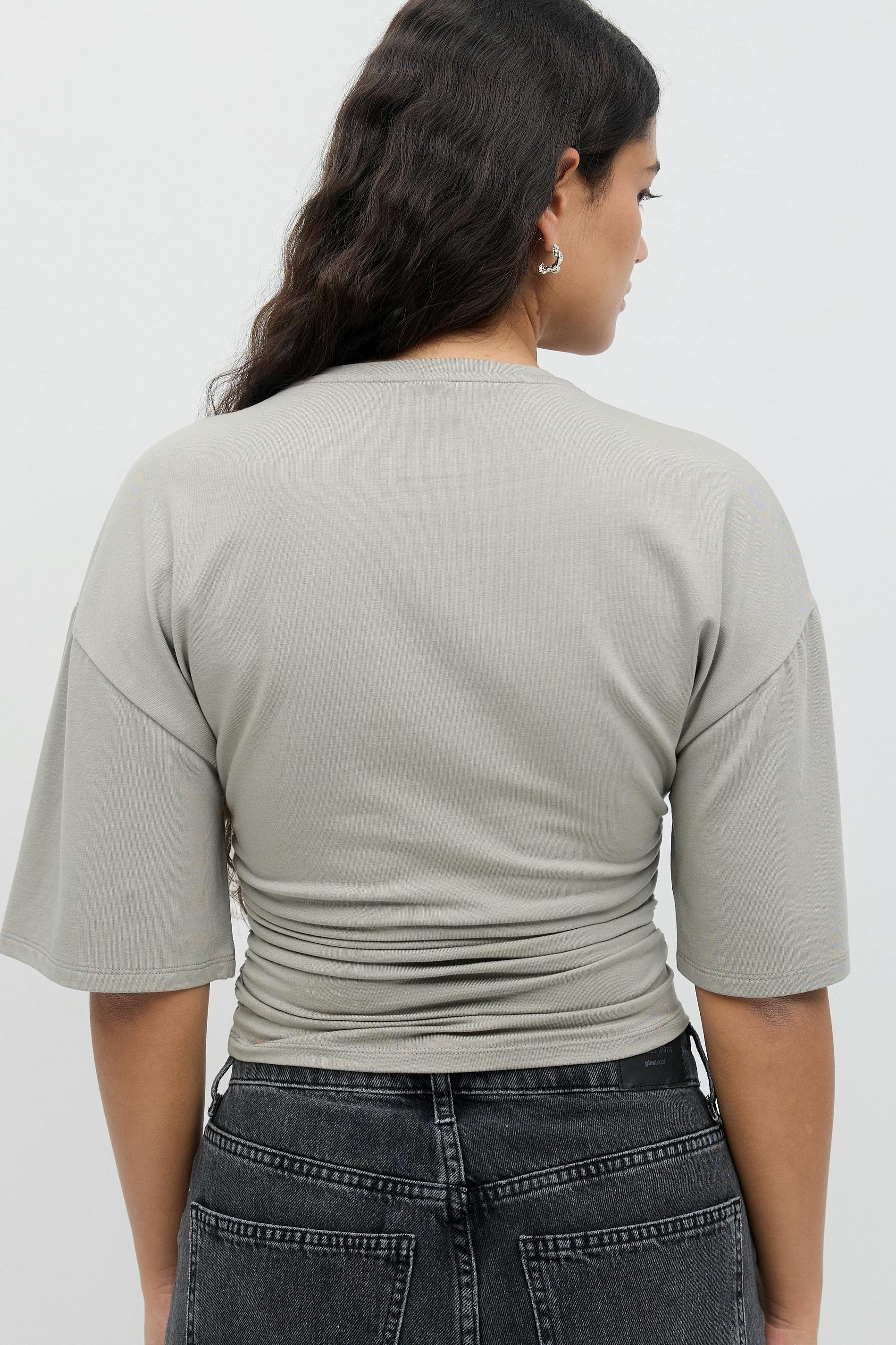Soft touch ruched tee - Grey - Women - Gina Tricot