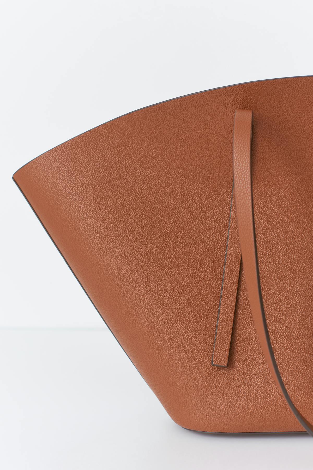 Wide shopper bag - Beige - Dam - Gina Tricot