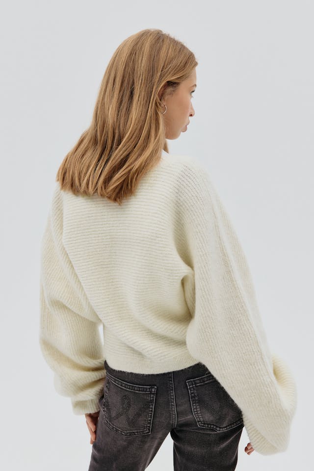 Y knitted bolero - White - Gina Tricot