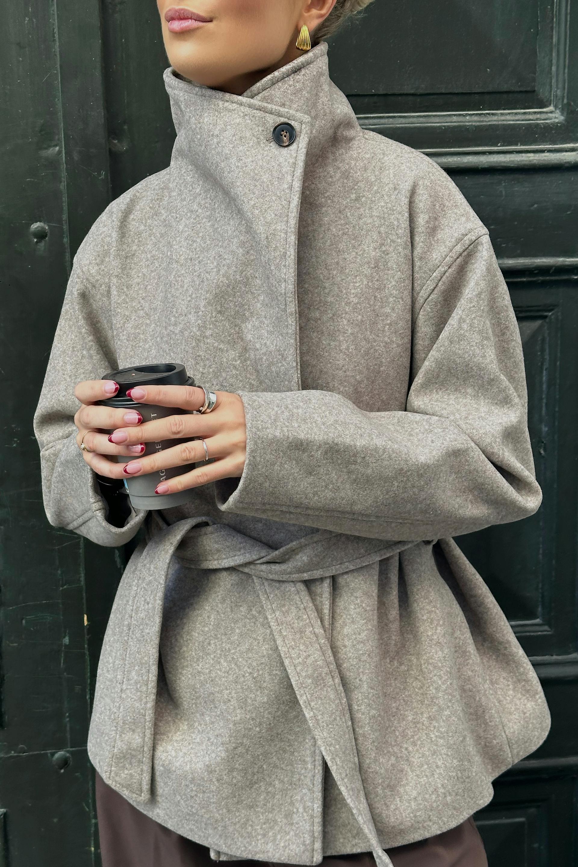 High neck short jacket - Black - Women - Gina Tricot