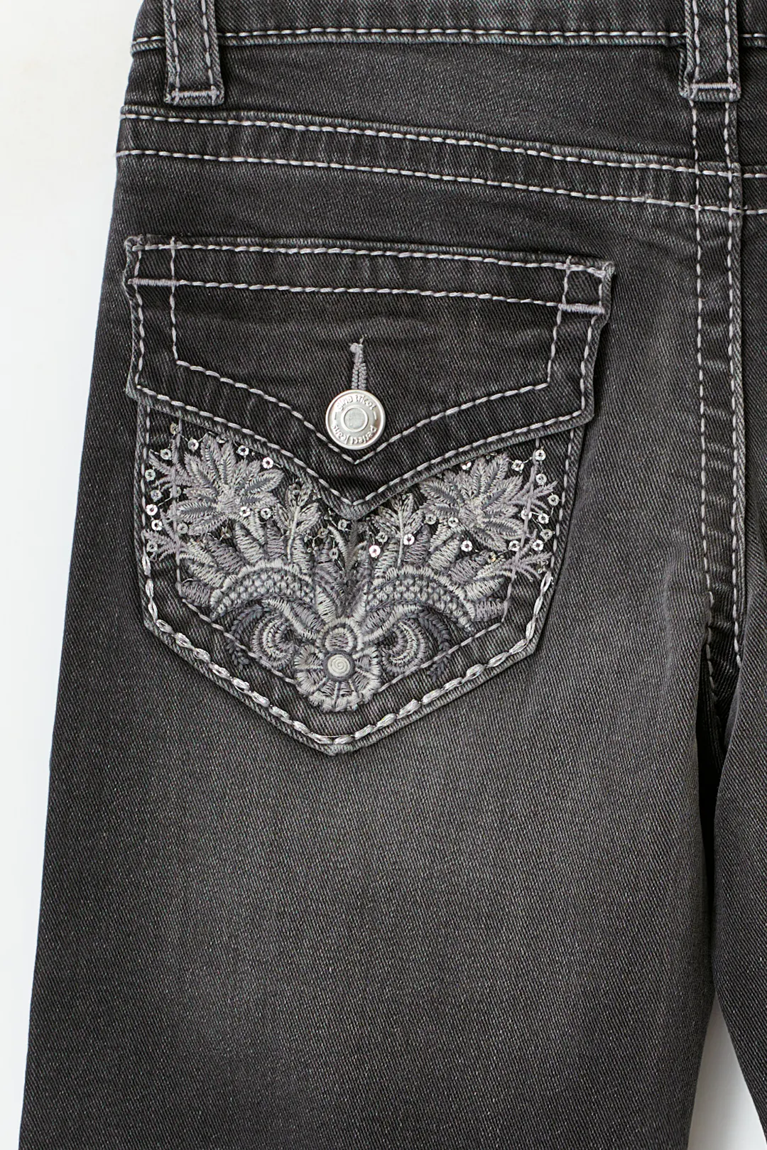 Decorated low flare jeans - Svart - Gina Tricot