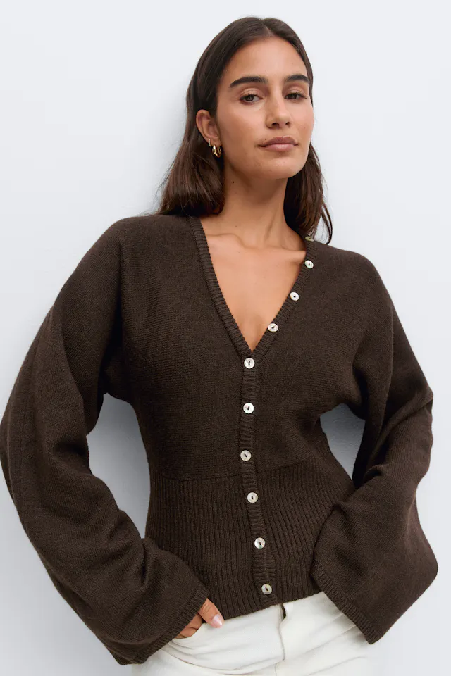 Fitted waist knitted cardigan - Braun - Dame - Gina Tricot