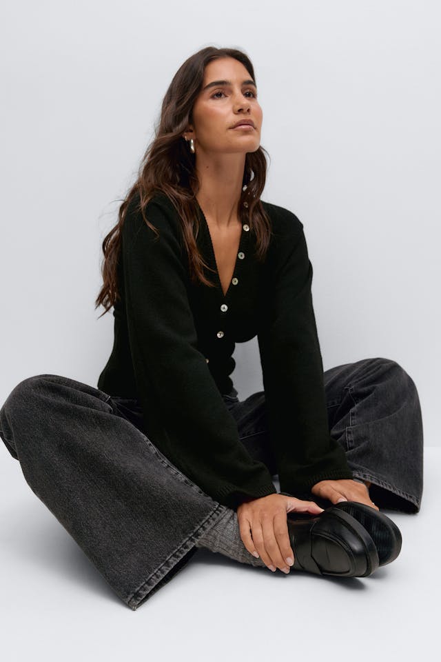 Fitted waist knitted cardigan - Musta - Nainen - Gina Tricot