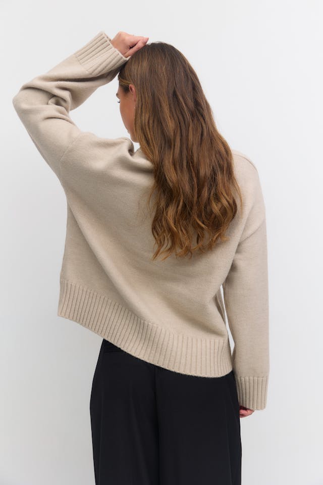 Crew neck knitted sweater - Beige - Dame - Gina Tricot