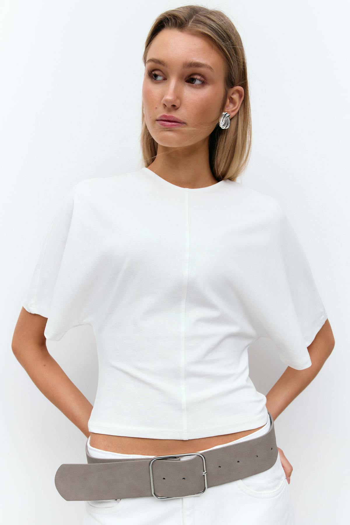Sculpture seam detail top - White - Women - Gina Tricot
