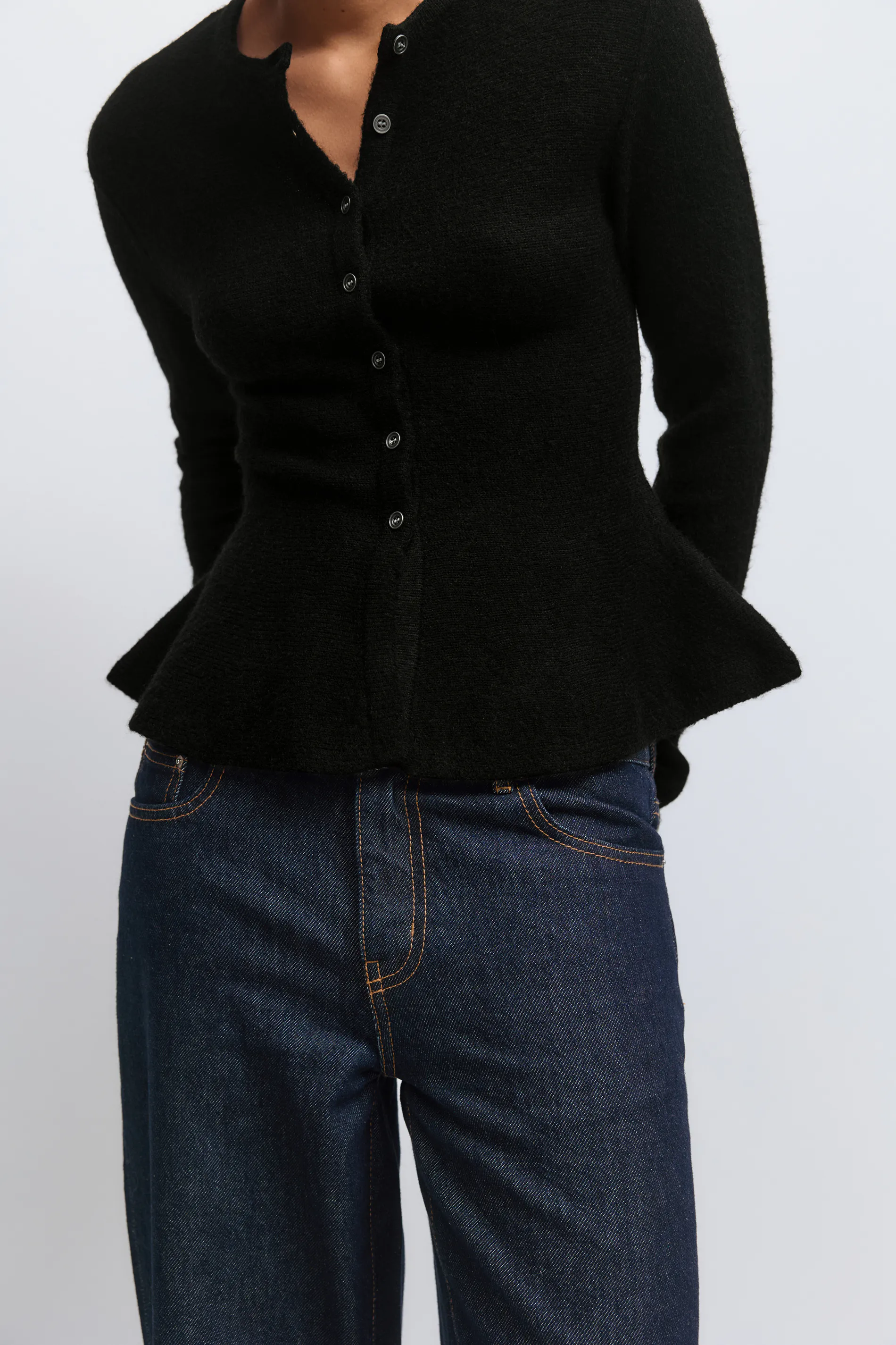 Fitted waist knitted cardigan - White - Women - Gina Tricot