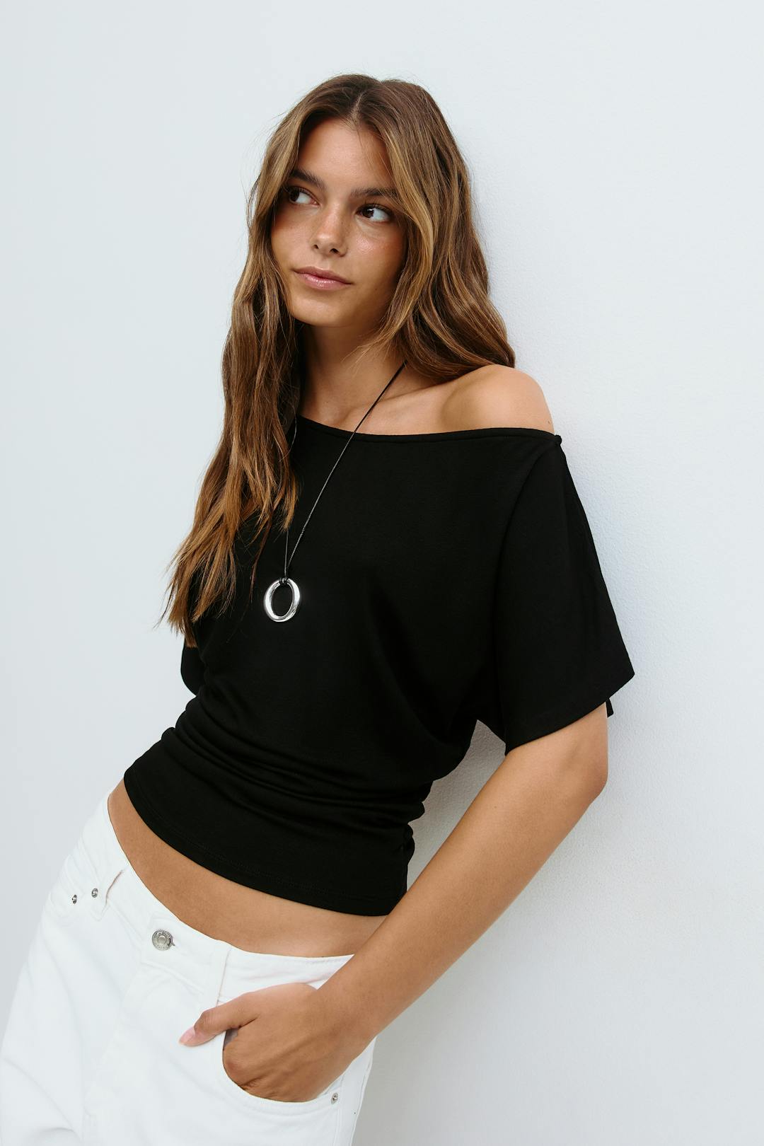 Sloped shoulder top - Black - Women - Gina Tricot