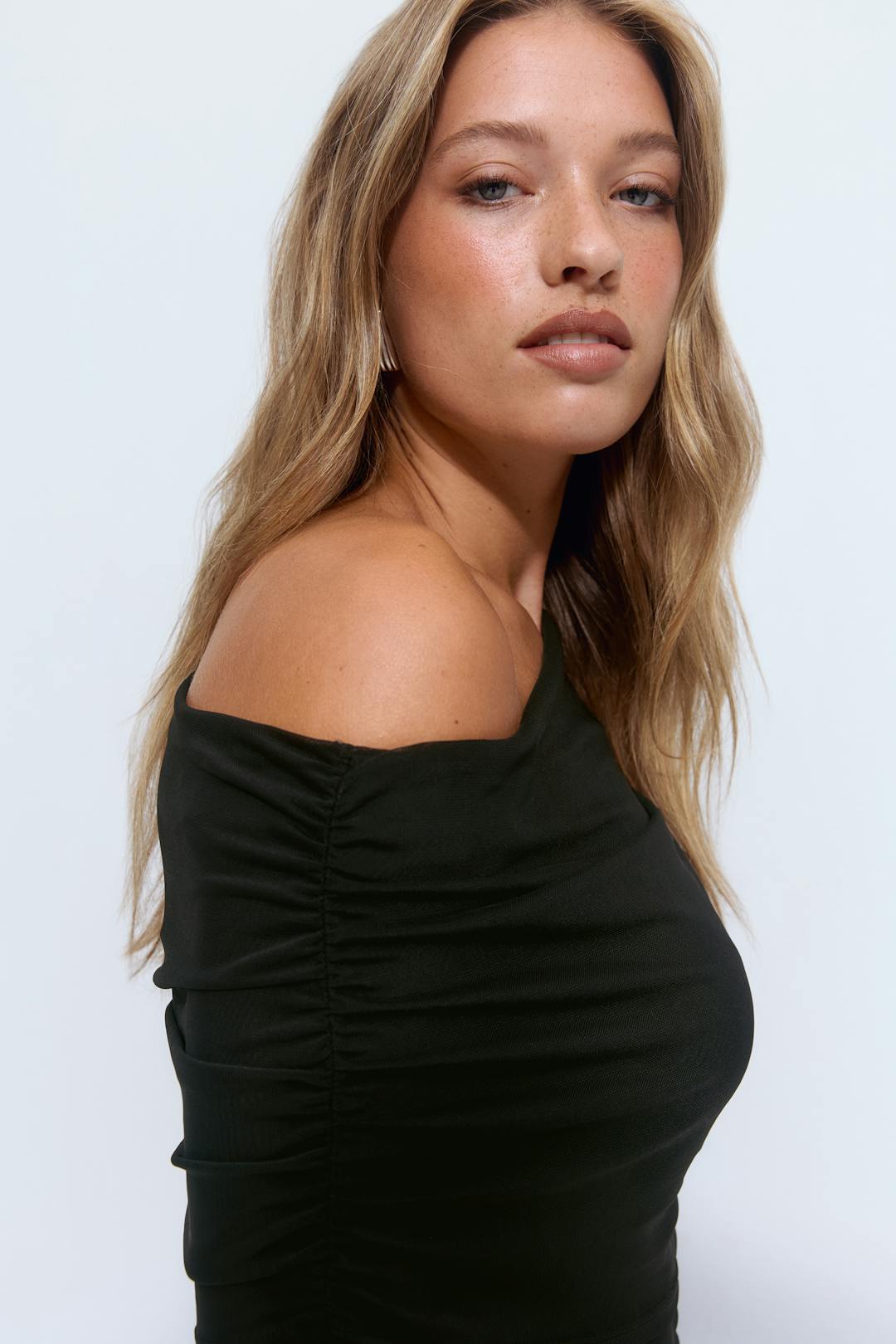 Off shoulder mesh top - Zwart - Dame - Gina Tricot