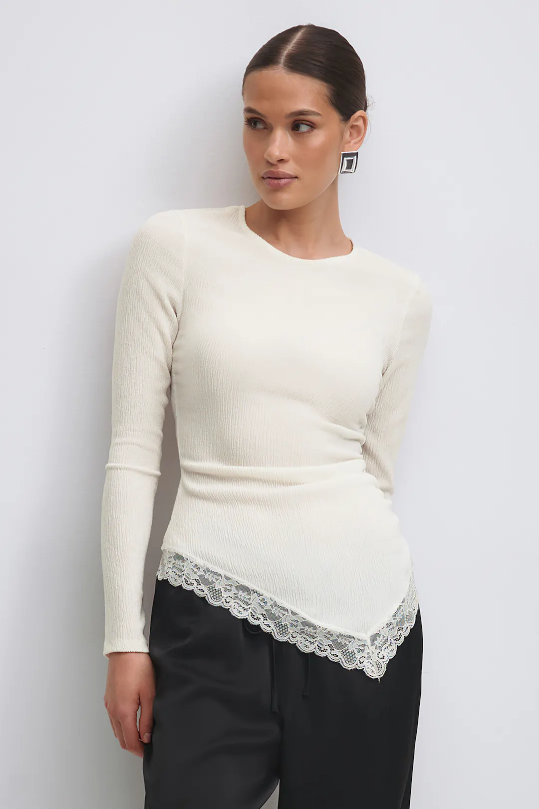 Asymmetric lace detail top - Wit - Dame - Gina Tricot