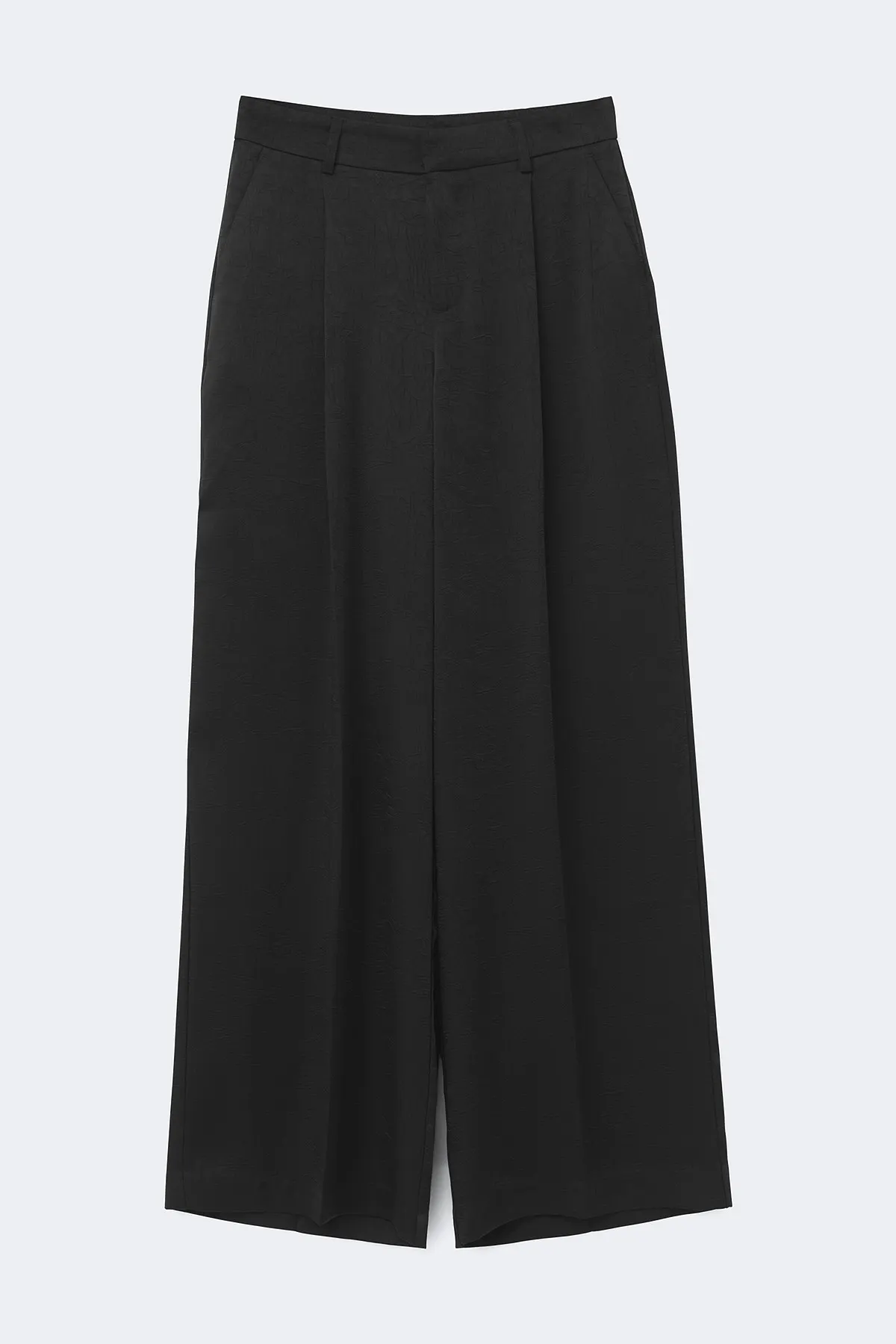 Pleated satin trousers - Sort - Dame - Gina Tricot