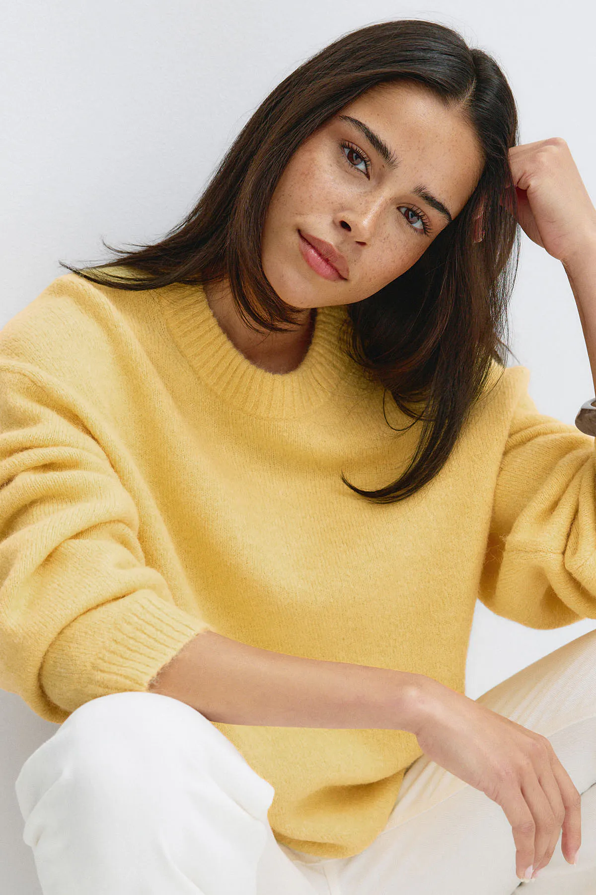 Crew neck knitted sweater - Gul - Dam - Gina Tricot