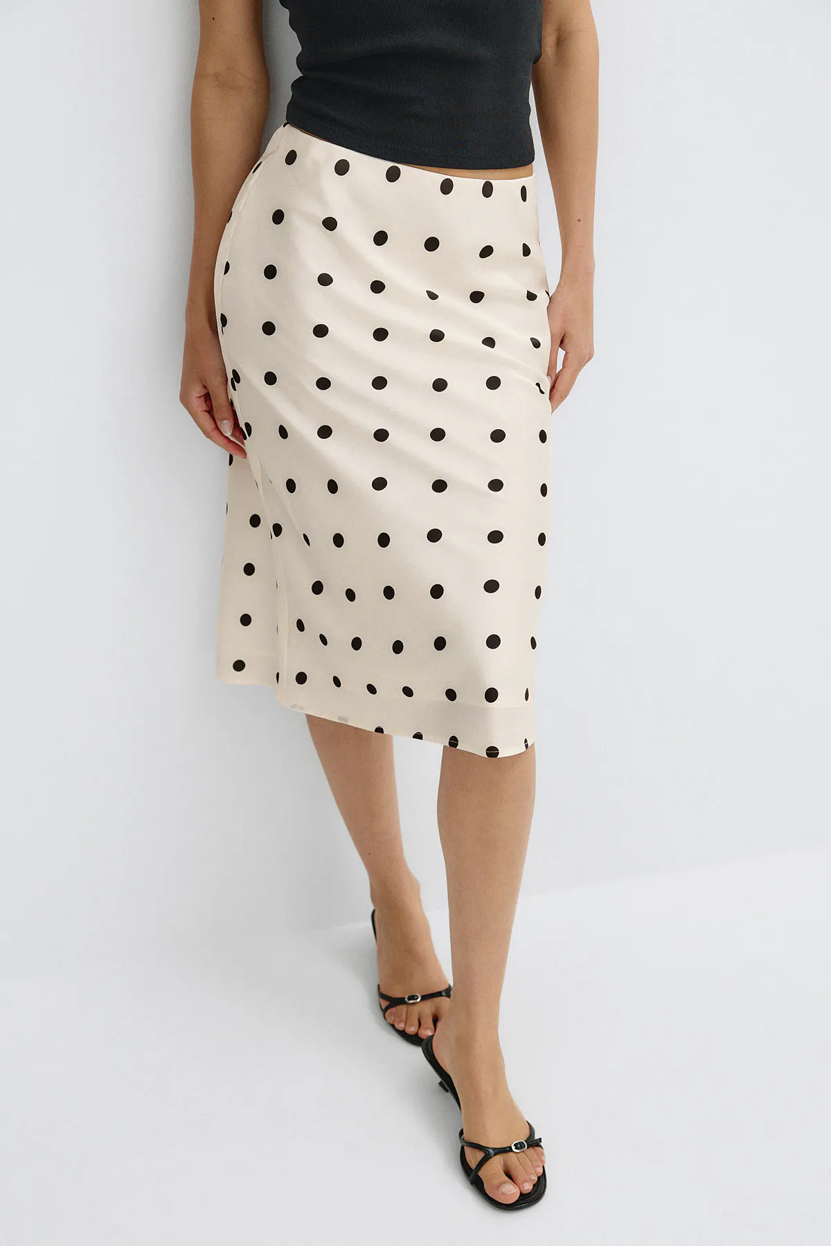 Satin midi skirt - Sort - Dame - Gina Tricot