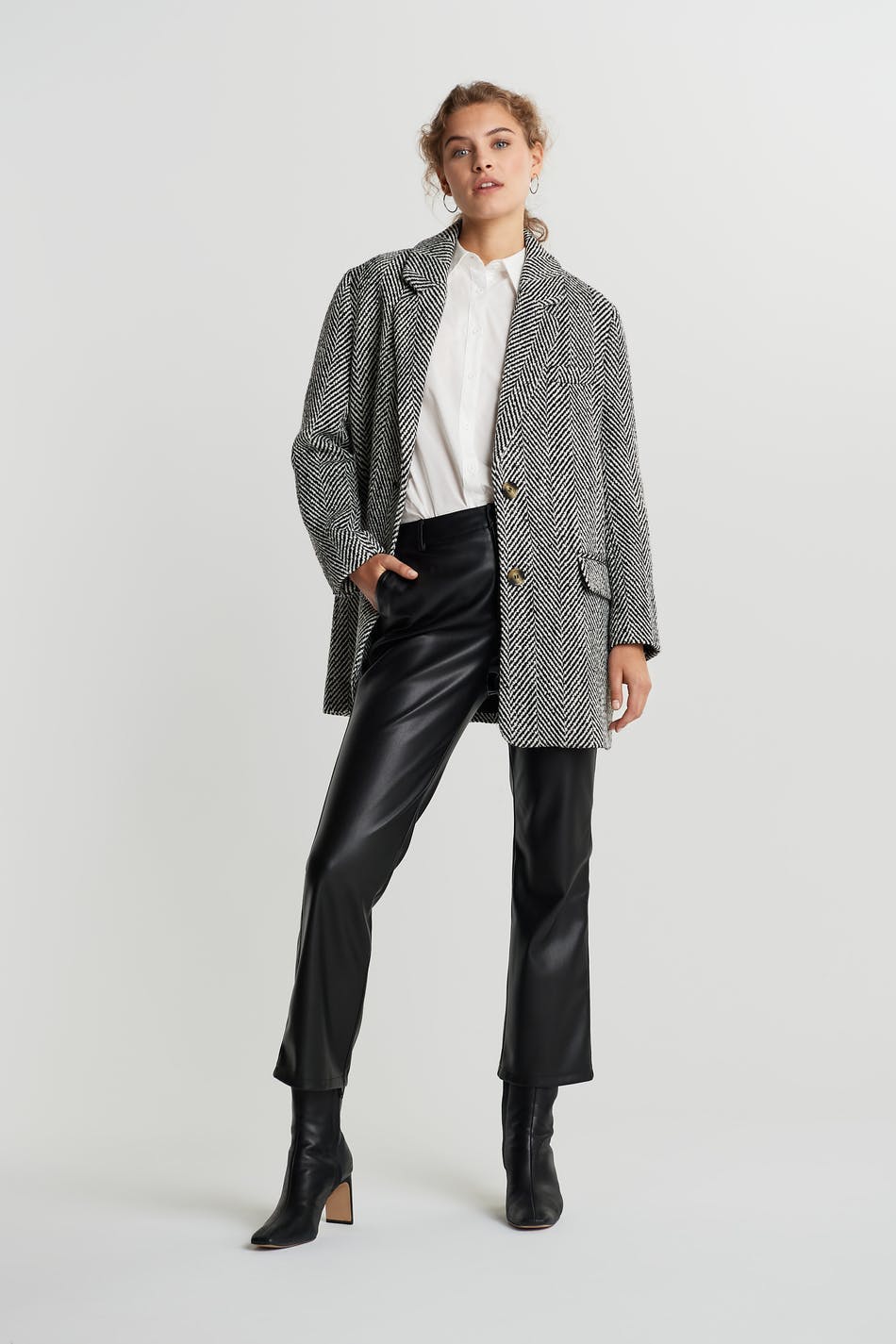 Linnea coat - Musta - Nainen - Gina Tricot